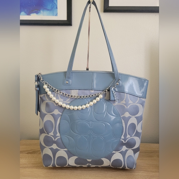 Coach | Bags | Coach Laura Signature Tote W Patent Leather | Poshmark